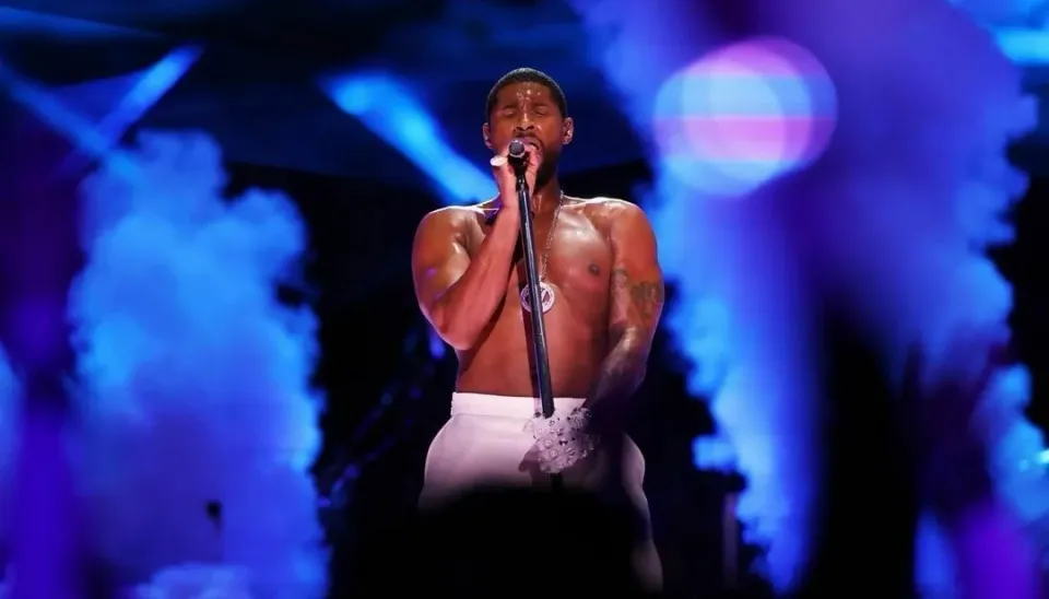 Usher Takes Centre Stage in a Super Bowl Halftime Extravaganza Like No ...